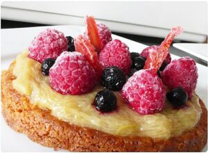 Tartelette de rhubarbe miélée et fruits rouges - chefNini