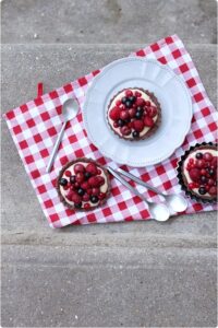 Tartelettes aux fruits rouges, crème vanille et pâte cacao - chefNini