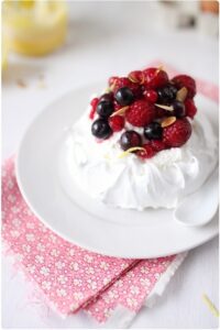 Pavlova au citron et fruits rouges - chefNini