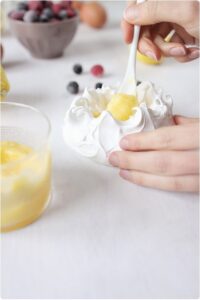 Pavlova au citron et fruits rouges - chefNini