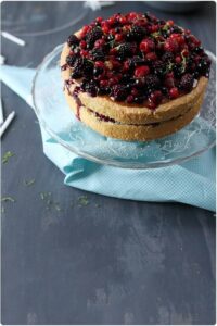Gâteau léger au caramel et aux fruits rouges - chefNini