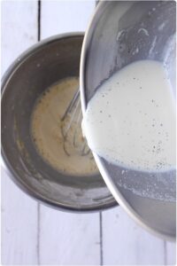 Gâteau à la crème mousseline vanille et fruits rouges - chefNini