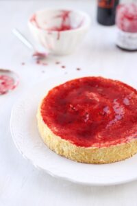 Gâteau à la crème mousseline vanille et fruits rouges - chefNini